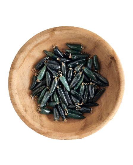 Moss Agate Chilli Pendant – The Elephant Shop